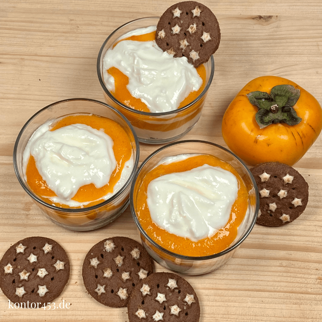 Schnelles Kaki-Dessert mit Pan di Stelle-Keksen - Rezeptefundus