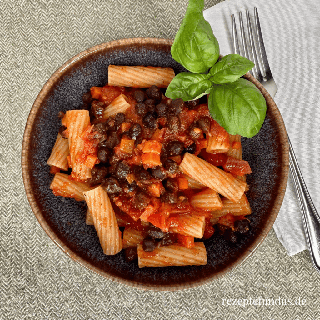 Pasta con ceci neri - Nudeln mit schwarzen Kichererbsen - Rezeptefundus