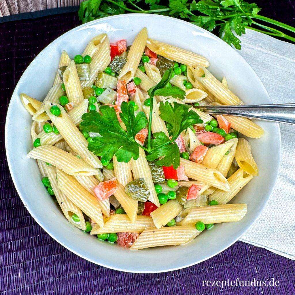 Omas klassischer Nudelsalat - Rezeptefundus
