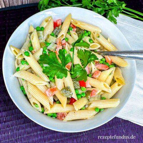 Omas klassischer Nudelsalat - Rezeptefundus